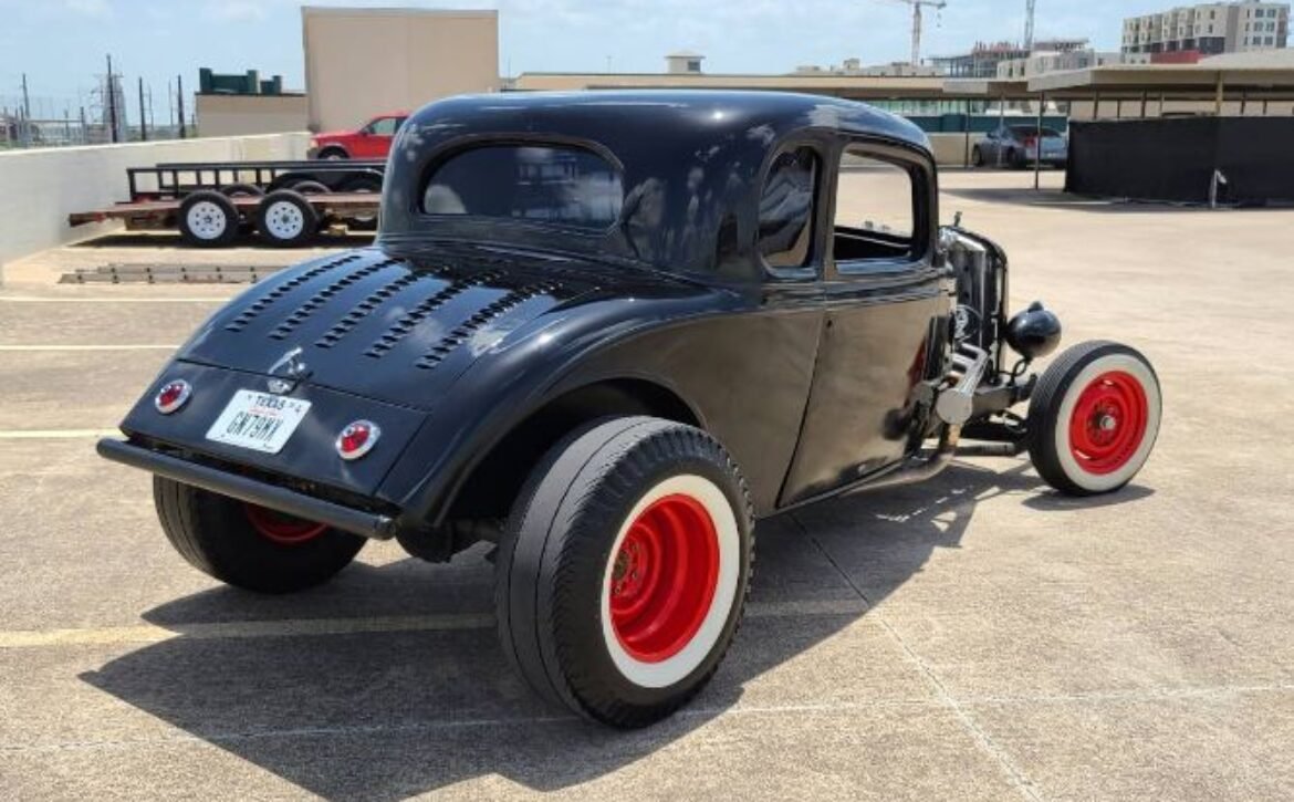 1934 Chevrolet Coupe 400 SBC engine – Muscle Cars Weekly