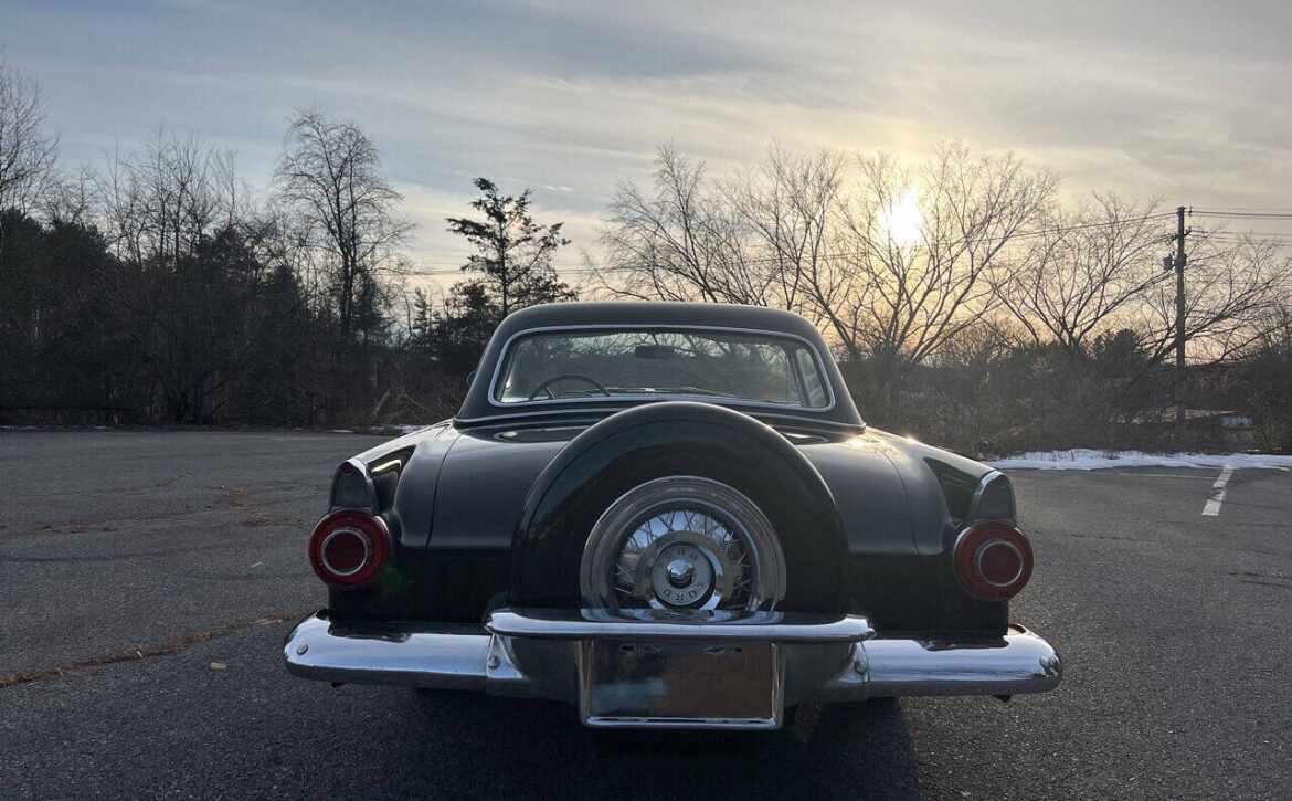 1956 Ford Thunderbird 312 V8 engine – Muscle Cars Weekly