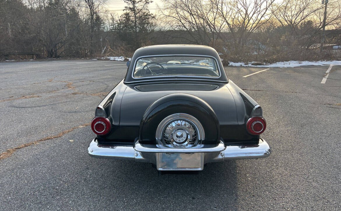 1956 Ford Thunderbird 312 V8 engine – Muscle Cars Weekly