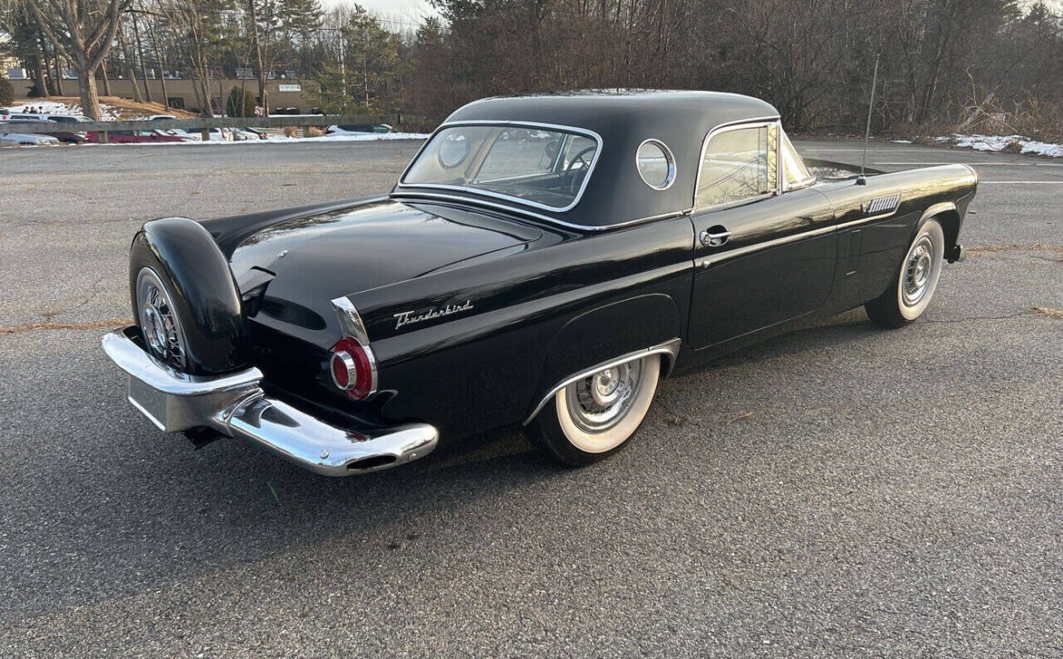 1956 Ford Thunderbird 312 V8 engine – Muscle Cars Weekly